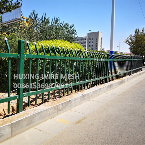 Roadside Safe Ornamental Steel Fence Application - Anping Huxing Wire ...